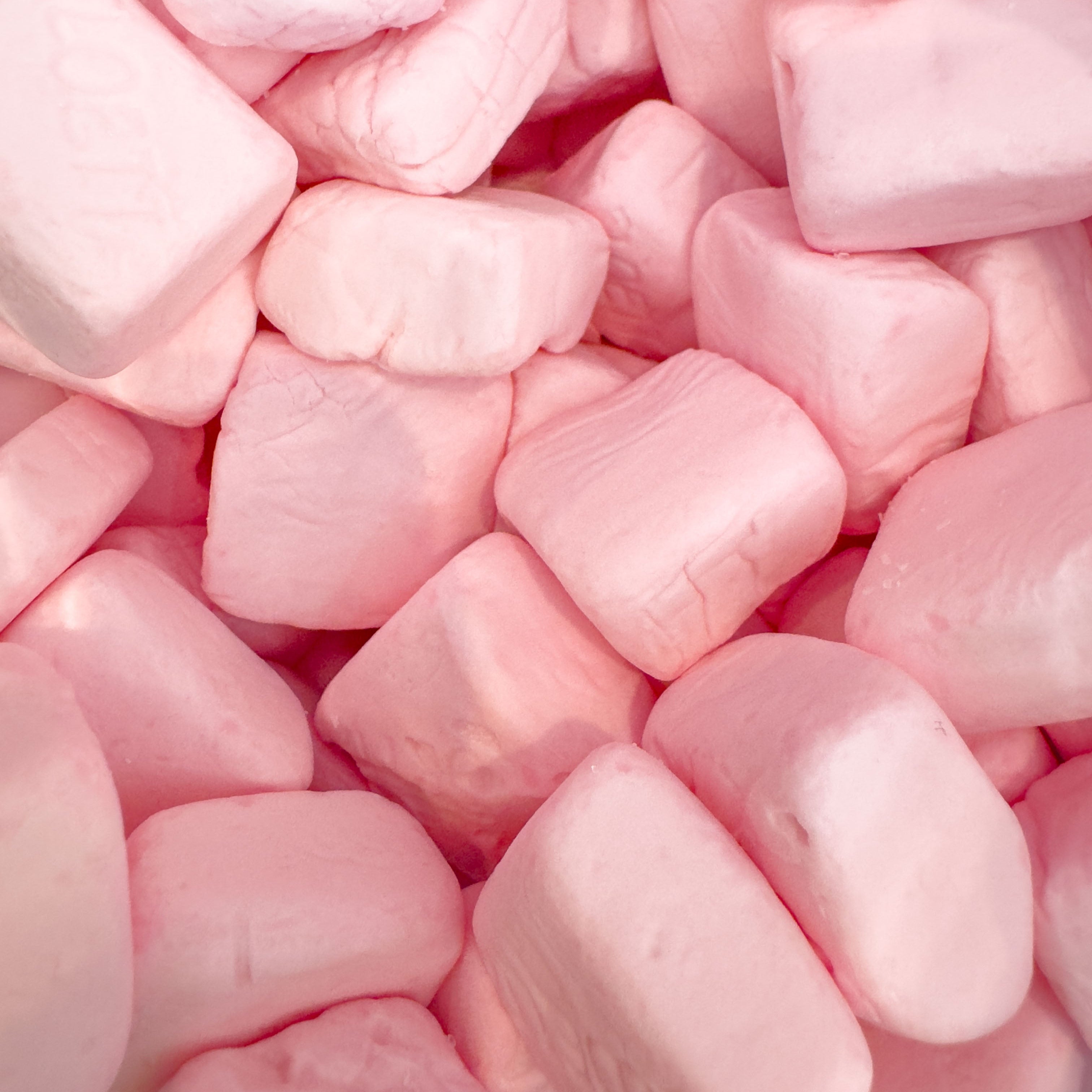 Strawberry Marshmallow Cubes – Giddy Candy